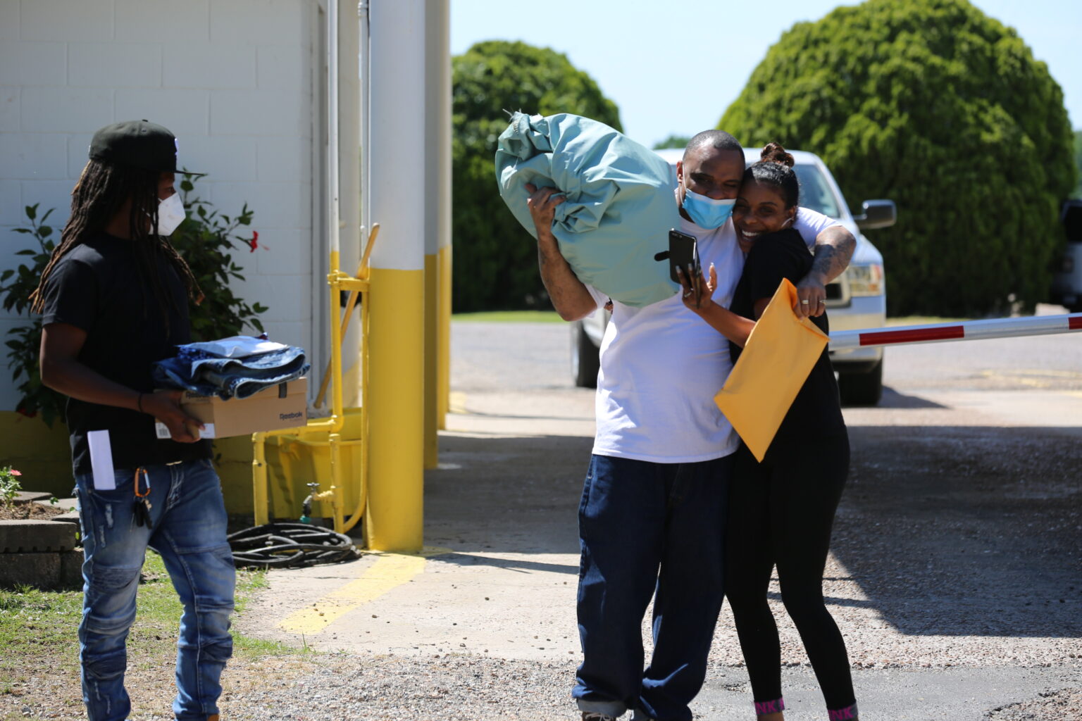 6 Powerful Photos of Darrill Henry’s Release After 15 Years of Wrongful ...